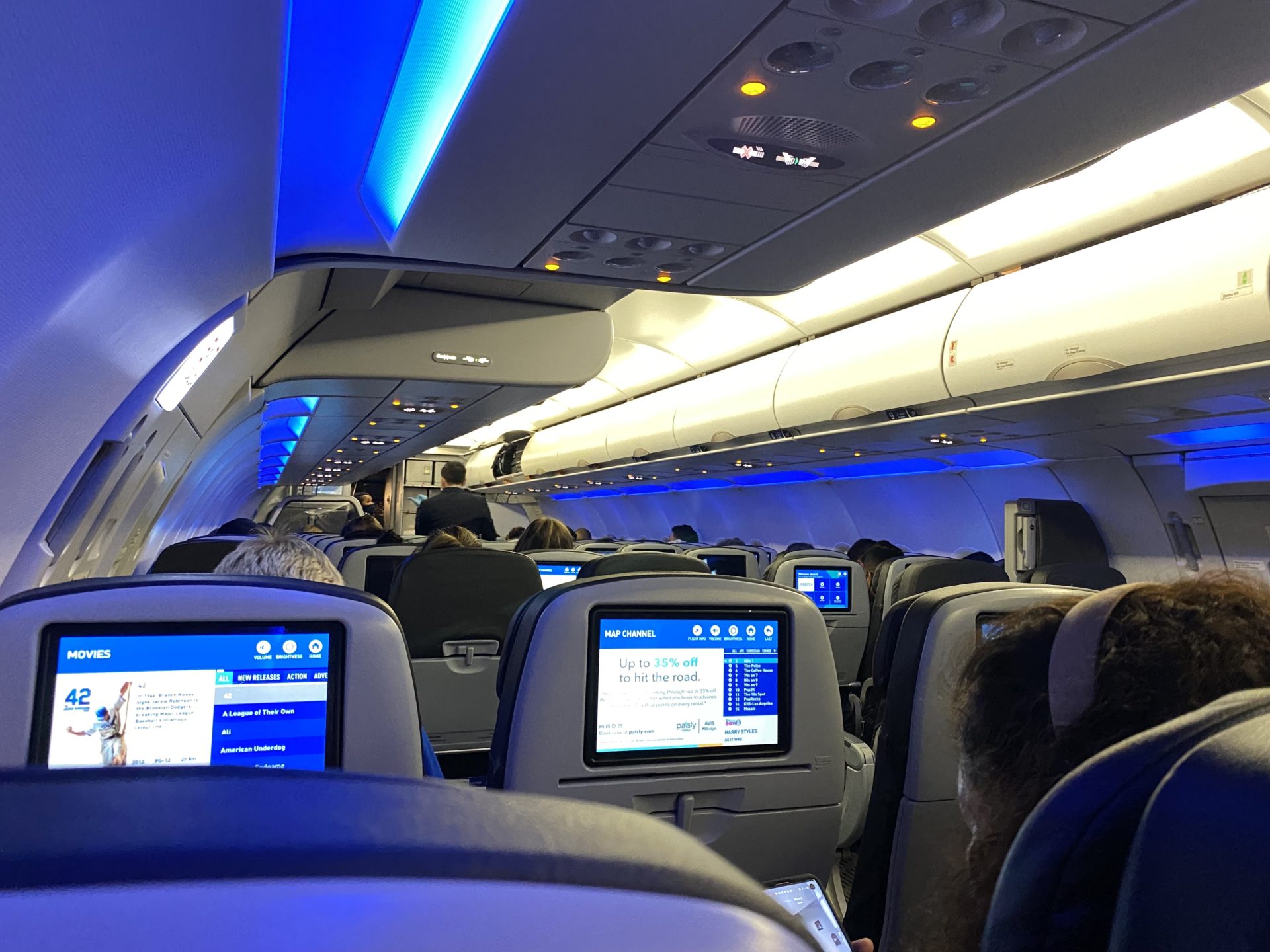 Flying On JetBlue's Middle Sibling Plane, The A321 "Classic" - Your ...
