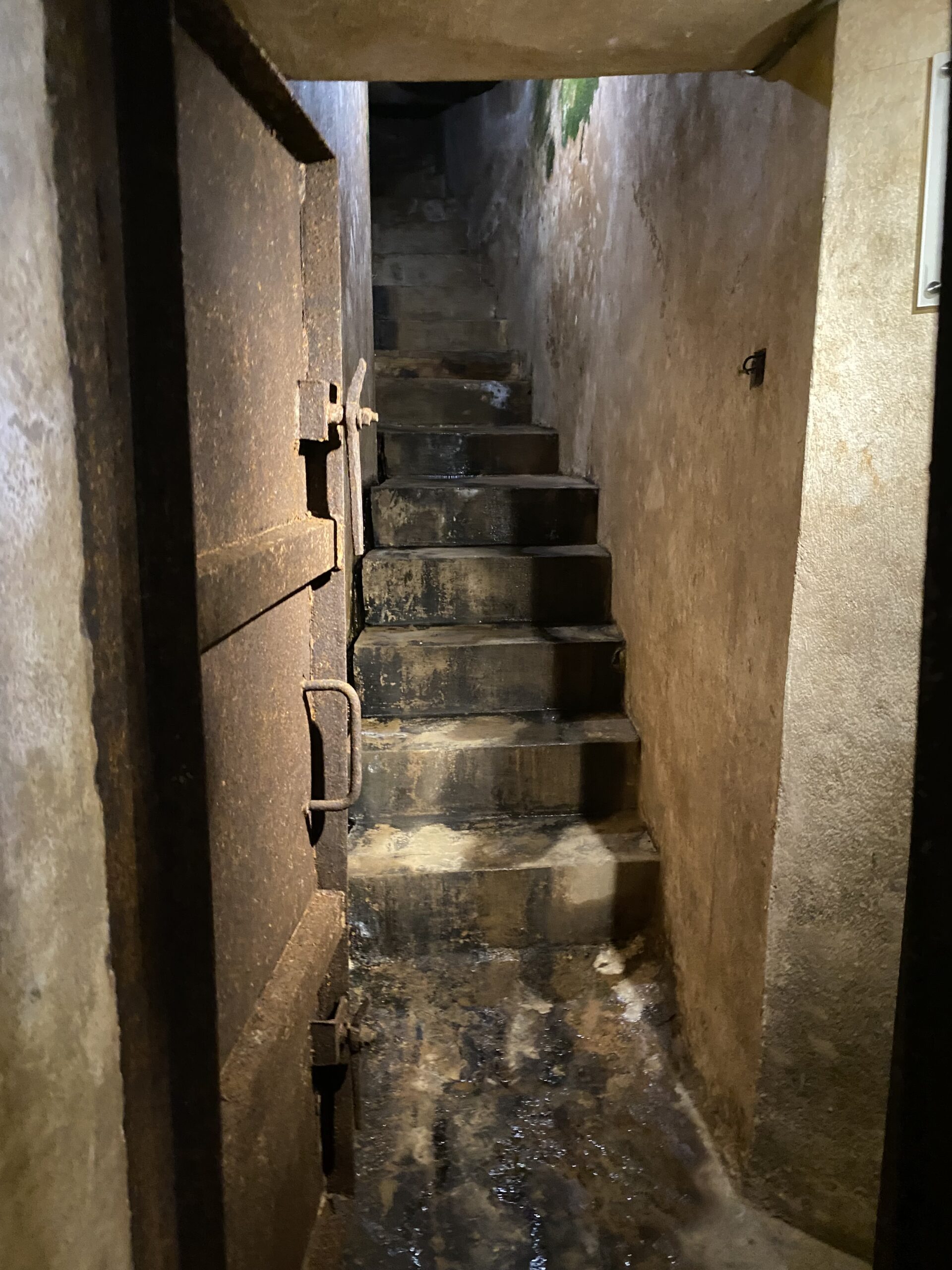 Restaurants, Bars, Pool & Underground Bunkers at The Sofitel Legend ...