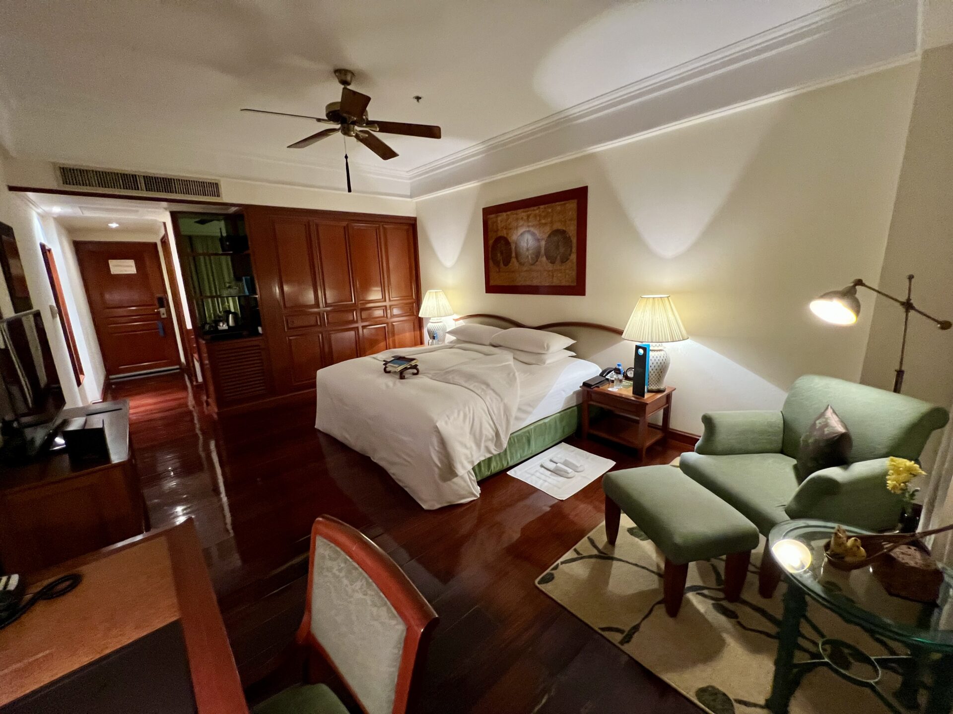 Which Hotels Offer Late Checkout? Here’s What to Expect - Your Mileage ...