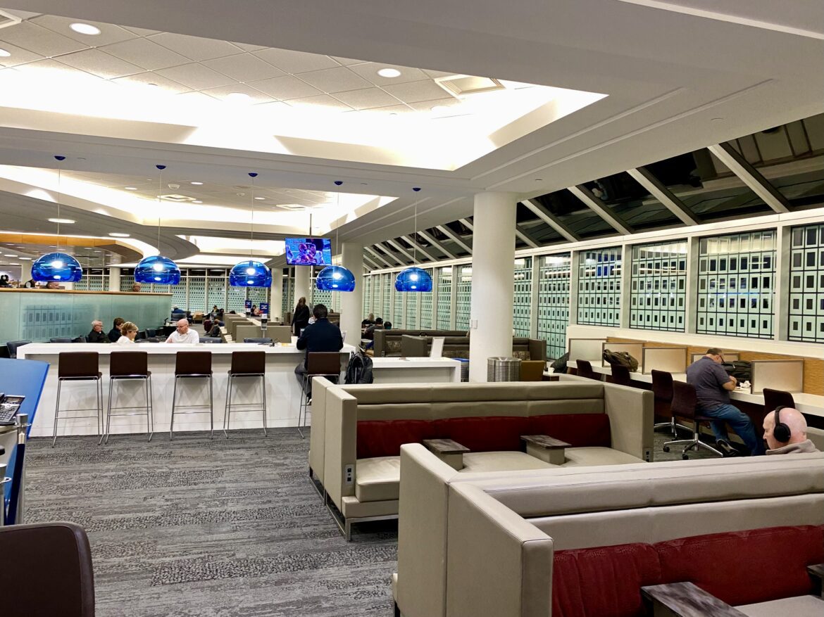 Sent to a Different Lounge: My Experience with Delta Sky Club Options ...