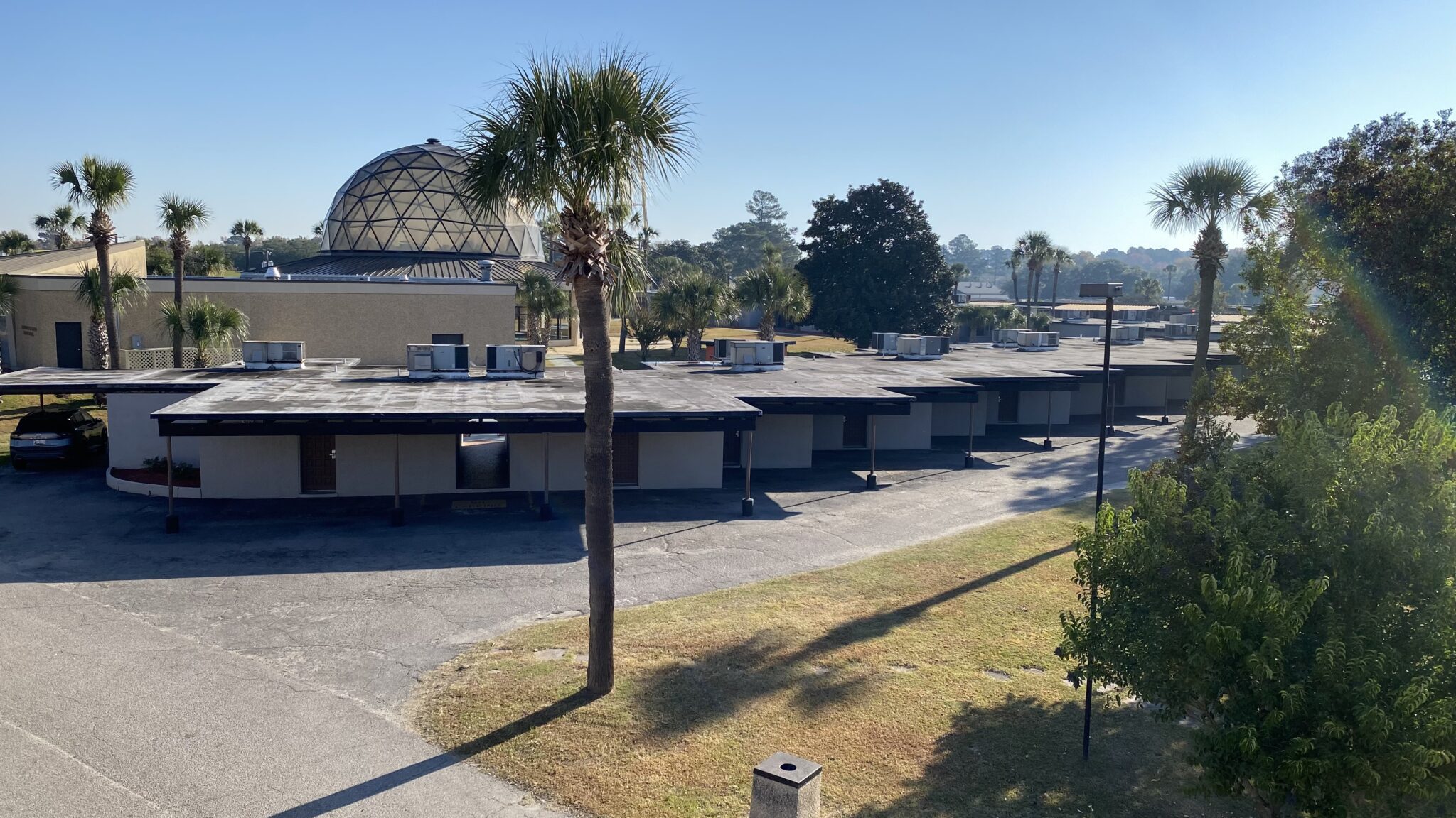 Review: A Kitschy Stay At The South of the Border Motor Inn - Your ...