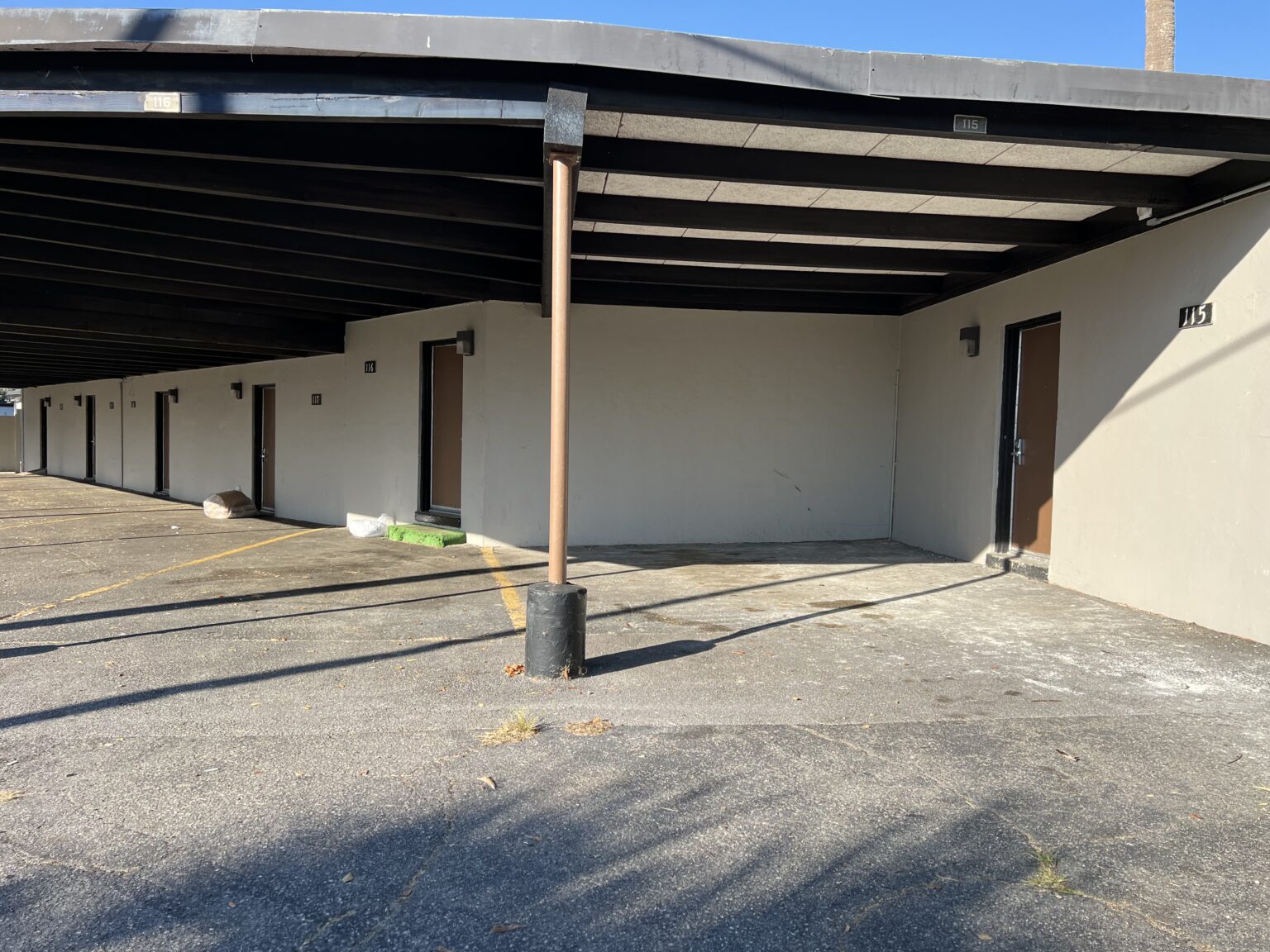 Review: A Kitschy Stay At The South of the Border Motor Inn - Your ...