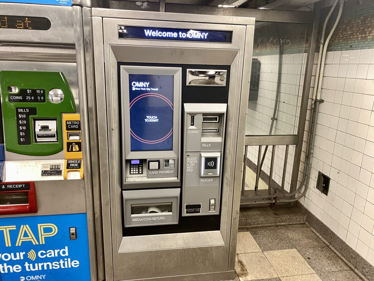 Navigating Public Transit in NYC: Cash vs. Contactless Payments - Your ...